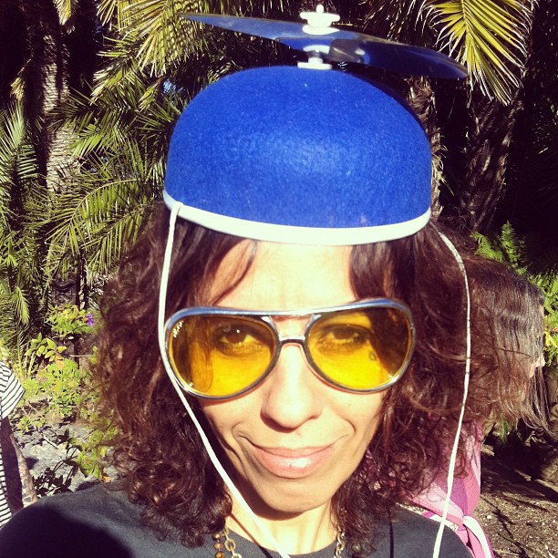 Linda Perry family: ex-wife Sara Gilbert, son, mother and father ...