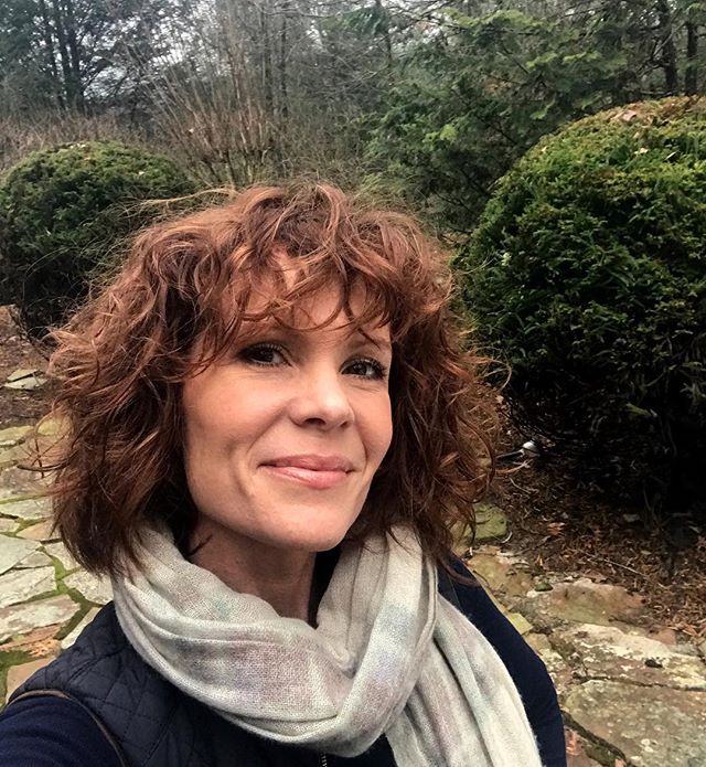 Robyn Lively family: husband, kids, parents, siblings - Familycelebs