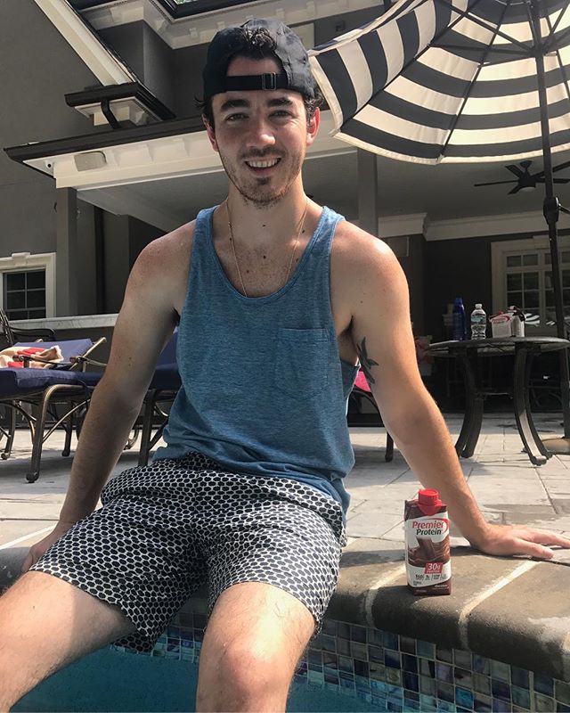 Kevin Jonas (Jonas Brothers) family: wife, baby, parents and siblings ...