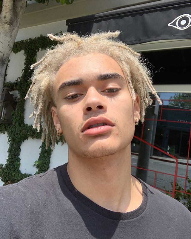 Zion Kuwonu family in detail: mother, father, siblings - Familycelebs