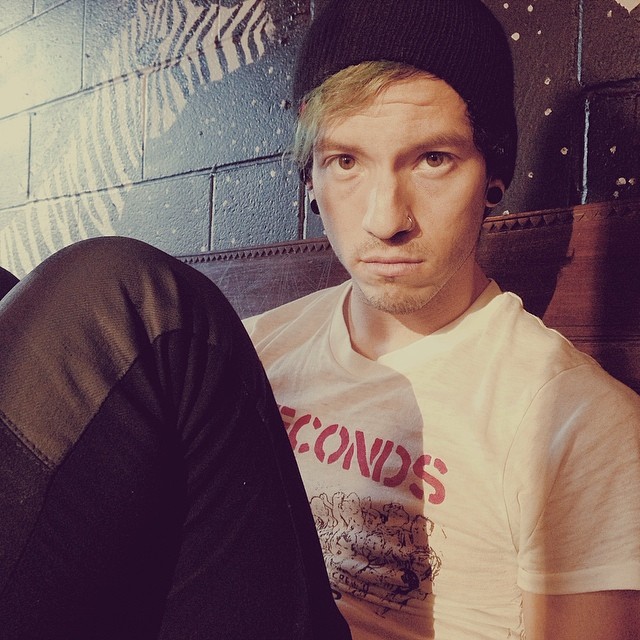 Josh Dun family in detail: mother, father, siblings, fiancée - Familycelebs