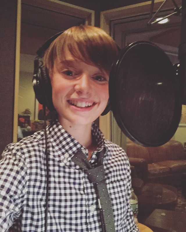 Noah Schnapp family in detail: mother, father, twin sister - Familycelebs