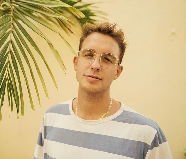 Kade Speiser family in detail: girlfriend, parents, siblings - Familycelebs