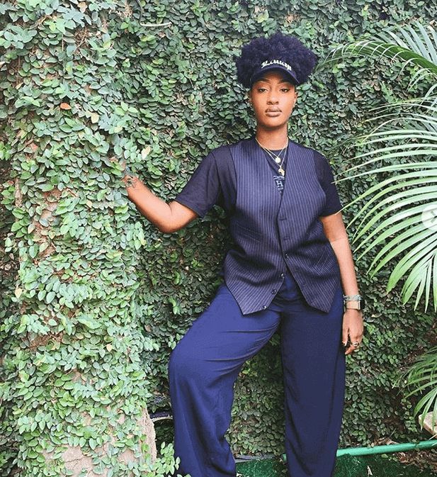 Tems' family: mother, father, brother - Familycelebs